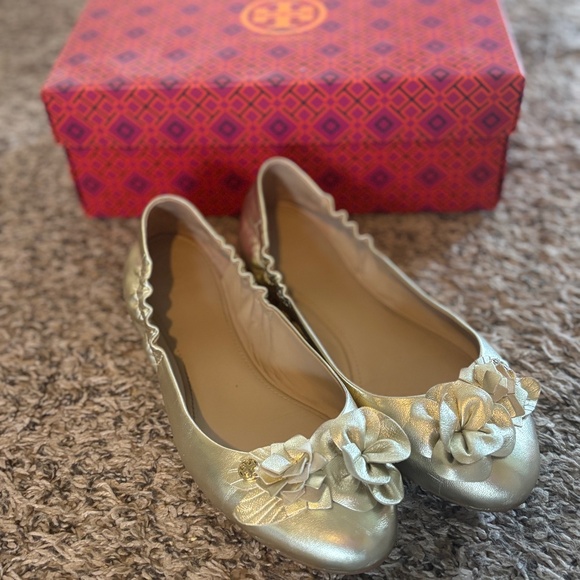 Tory Burch | Shoes | Tory Burch Gold Flats | Poshmark